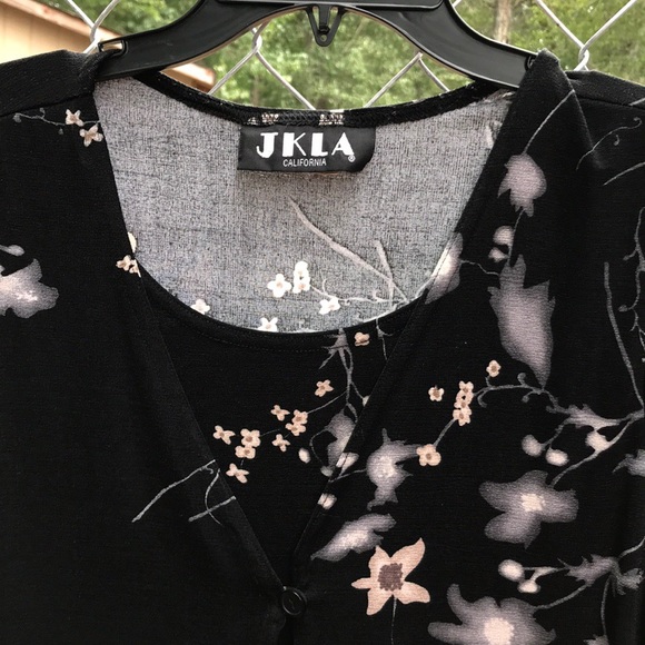 JKLA California | Tops | Jkla California Blk Floral Stretch Layer ...